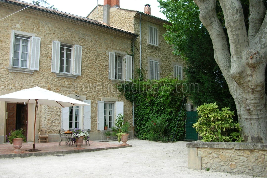 Rare estate with tennis court and swimming pools in Orange | Provence ...